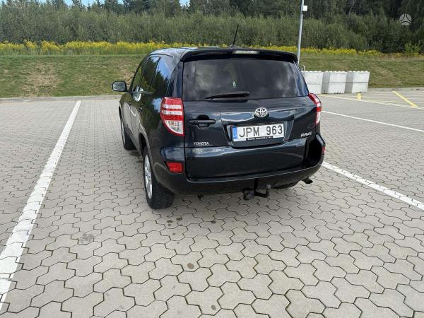 Blue Toyota RAV4 2012 in Vilnius, with an engine capacity of 2.23 L and mileage of 400 thousand km for 4500 €, photo 8 on AUTOMOTO.COM.LV