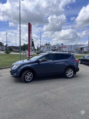 Blue Toyota RAV4 2013 in Ukmerge, with an engine capacity of 2.00 L and mileage of 230 thousand km for 12900 €, photo 5 on AUTOMOTO.COM.LV