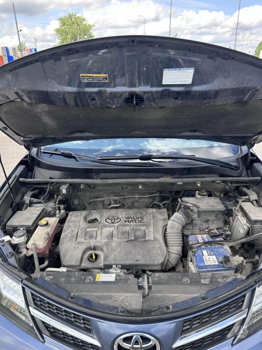 Blue Toyota RAV4 2013 in Ukmerge, with an engine capacity of 2.00 L and mileage of 230 thousand km for 12900 €, photo 17 on AUTOMOTO.COM.LV