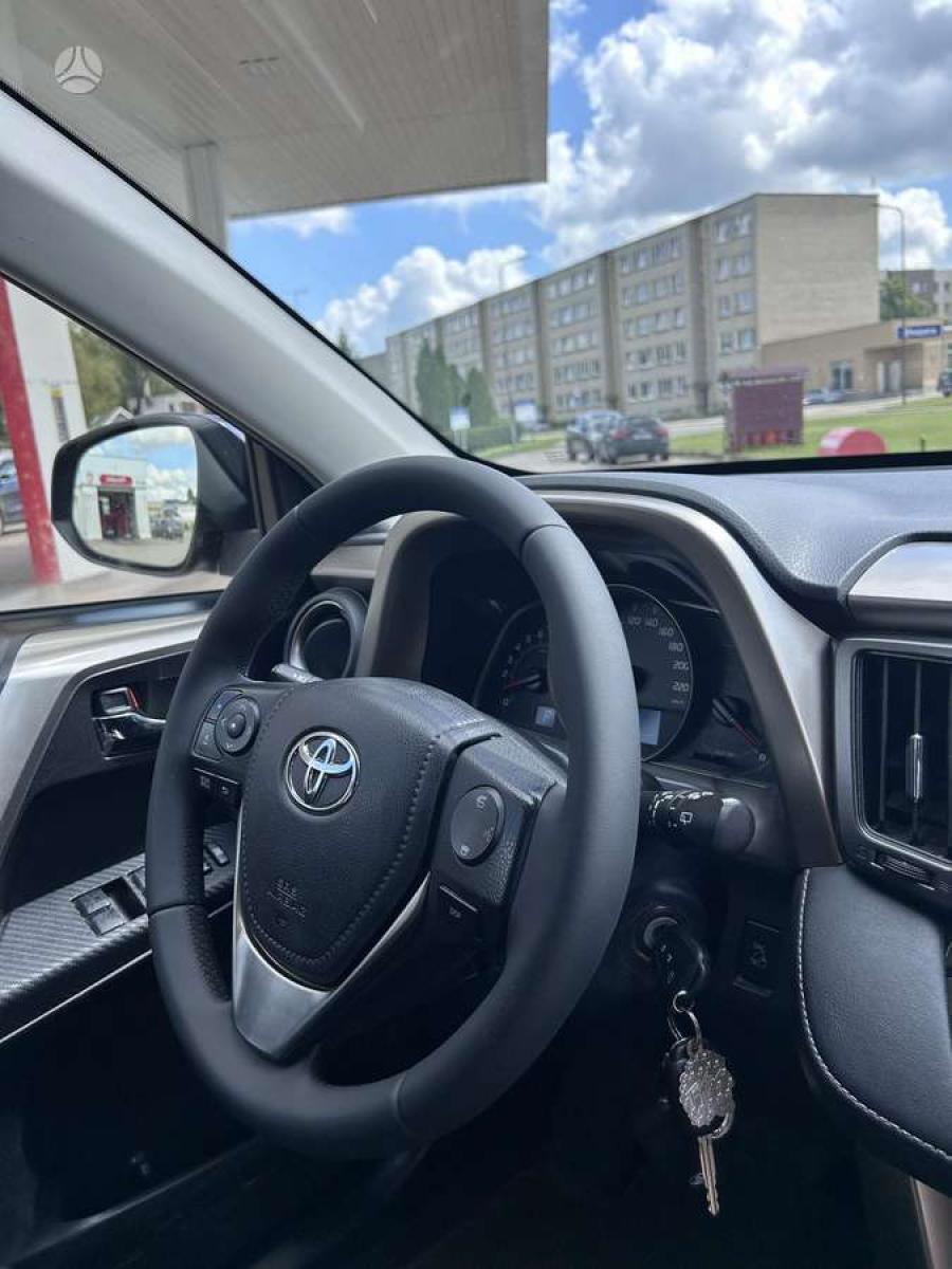Blue Toyota RAV4 2013 in Ukmerge, with an engine capacity of 2.00 L and mileage of 230 thousand km for 12900 €, photo 19 on AUTOMOTO.COM.LV