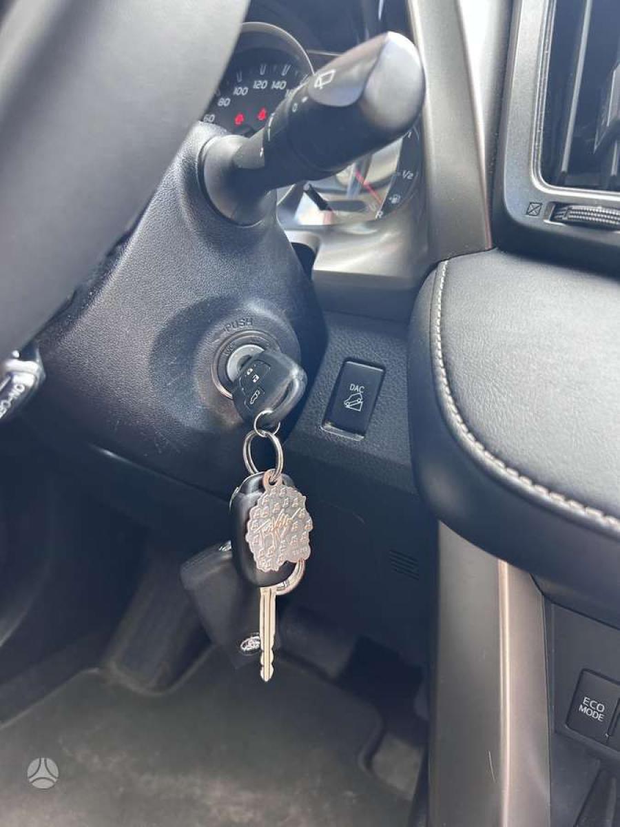 Blue Toyota RAV4 2013 in Ukmerge, with an engine capacity of 2.00 L and mileage of 230 thousand km for 12900 €, photo 20 on AUTOMOTO.COM.LV