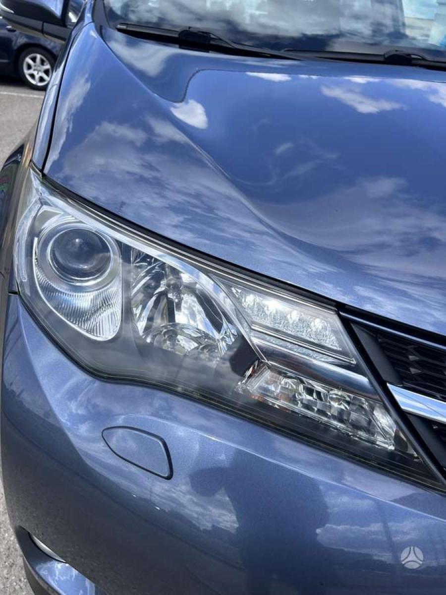 Blue Toyota RAV4 2013 in Ukmerge, with an engine capacity of 2.00 L and mileage of 230 thousand km for 12900 €, photo 25 on AUTOMOTO.COM.LV