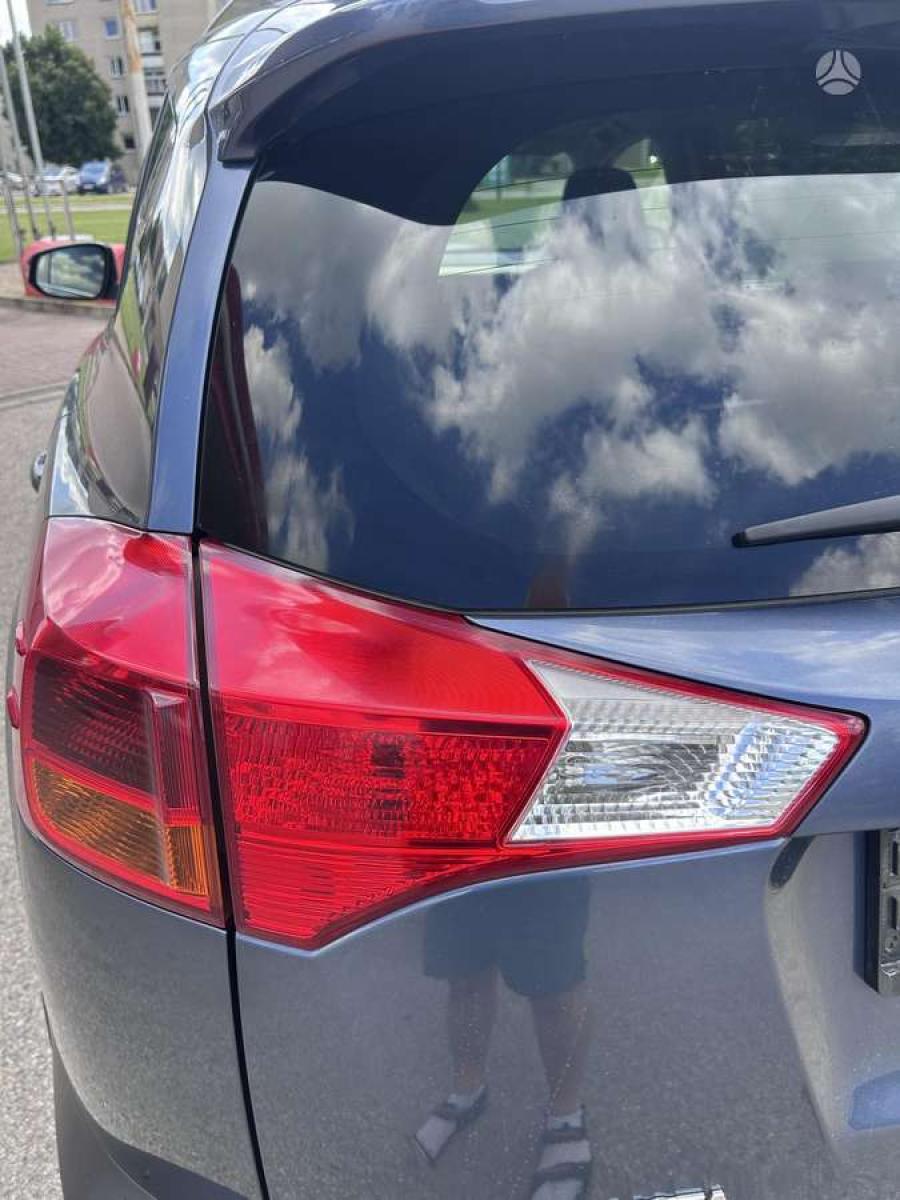 Blue Toyota RAV4 2013 in Ukmerge, with an engine capacity of 2.00 L and mileage of 230 thousand km for 12900 €, photo 27 on AUTOMOTO.COM.LV