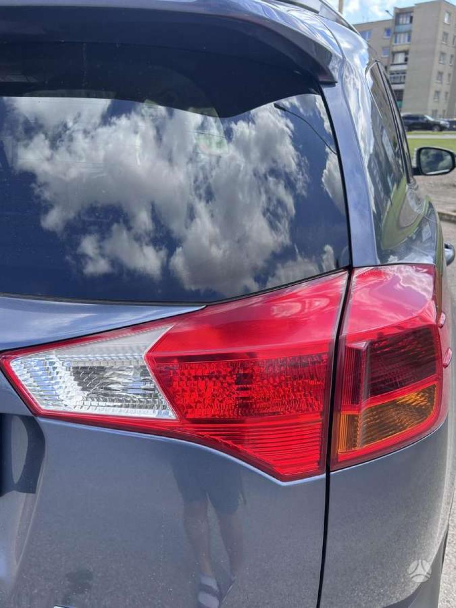 Blue Toyota RAV4 2013 in Ukmerge, with an engine capacity of 2.00 L and mileage of 230 thousand km for 12900 €, photo 28 on AUTOMOTO.COM.LV