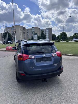 Blue Toyota RAV4 2013 in Ukmerge, with an engine capacity of 2.00 L and mileage of 230 thousand km for 12900 €, photo 30 on AUTOMOTO.COM.LV
