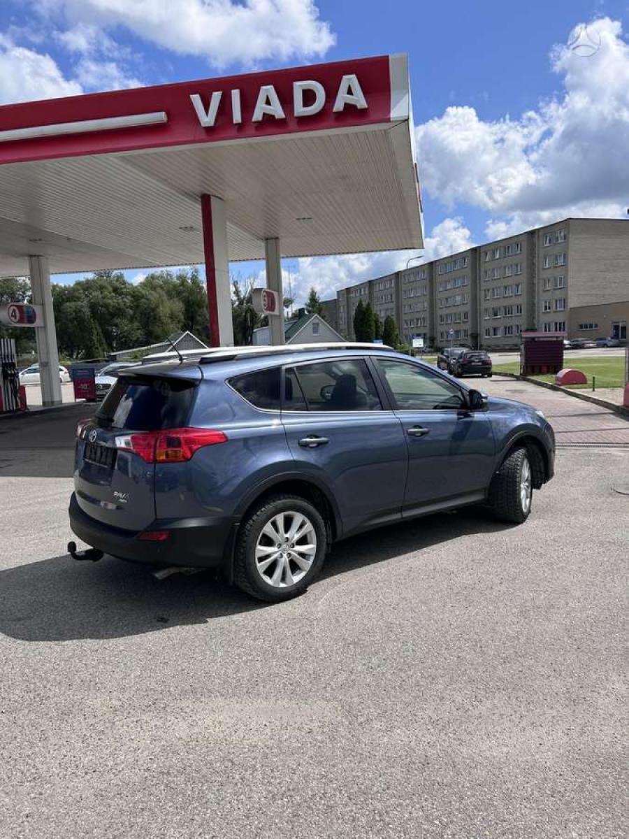 Blue Toyota RAV4 2013 in Ukmerge, with an engine capacity of 2.00 L and mileage of 230 thousand km for 12900 €, photo 33 on AUTOMOTO.COM.LV