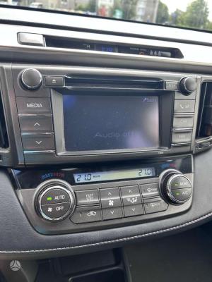 Blue Toyota RAV4 2013 in Ukmerge, with an engine capacity of 2.00 L and mileage of 230 thousand km for 12900 €, photo 40 on AUTOMOTO.COM.LV