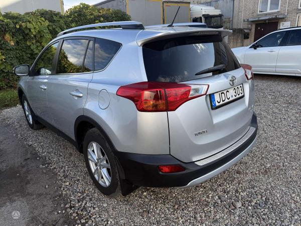 Zils Toyota RAV4 2014 Vievis, ar dzinēja tilpumu 2.00 L un nobraukumu 213 tūkst. km par 9900 €, foto 5 vietnē AUTOMOTO.COM.LV
