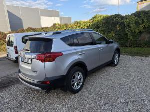Blue Toyota RAV4 2014 in Vievis, with an engine capacity of 2.00 L and mileage of 213 thousand km for 9900 €, photo 6 on AUTOMOTO.COM.LV