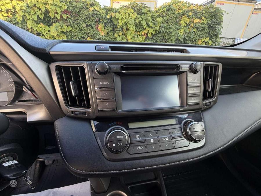 Blue Toyota RAV4 2014 in Vievis, with an engine capacity of 2.00 L and mileage of 213 thousand km for 9900 €, photo 12 on AUTOMOTO.COM.LV