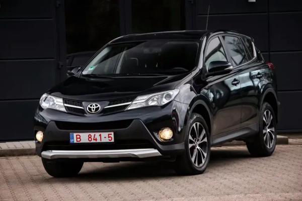 Zils Toyota RAV4 2015 Jelgava, ar dzinēja tilpumu 2.00 L un nobraukumu 208 tūkst. km par 13500 €, foto 1 vietnē AUTOMOTO.COM.LV