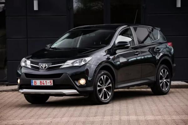Zils Toyota RAV4 2015 Jelgava, ar dzinēja tilpumu 2.00 L un nobraukumu 208 tūkst. km par 13500 €, foto 2 vietnē AUTOMOTO.COM.LV