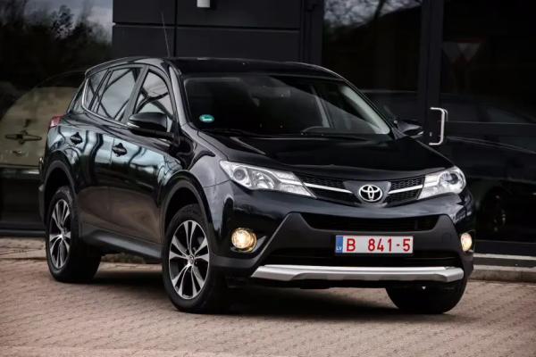 Zils Toyota RAV4 2015 Jelgava, ar dzinēja tilpumu 2.00 L un nobraukumu 208 tūkst. km par 13500 €, foto 3 vietnē AUTOMOTO.COM.LV
