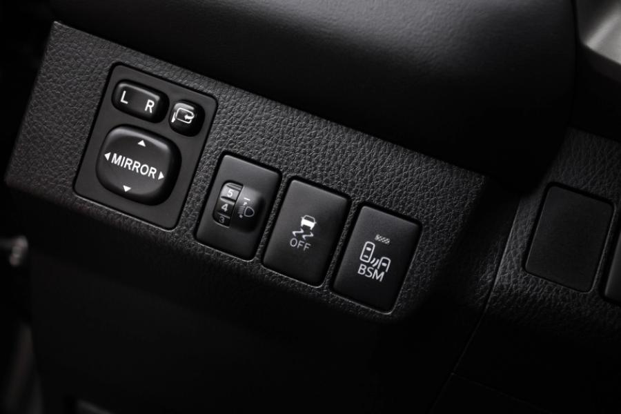 Zils Toyota RAV4 2015 Rīga, ar dzinēja tilpumu 2.00 L un nobraukumu 208 tūkst. km par 13500 €, foto 14 vietnē AUTOMOTO.COM.LV