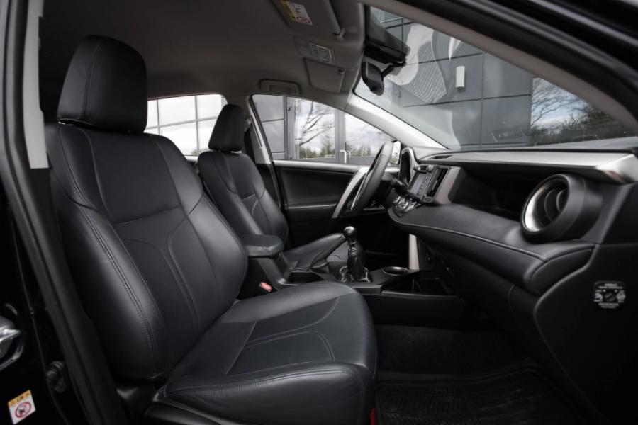 Zils Toyota RAV4 2015 Rīga, ar dzinēja tilpumu 2.00 L un nobraukumu 208 tūkst. km par 13500 €, foto 16 vietnē AUTOMOTO.COM.LV