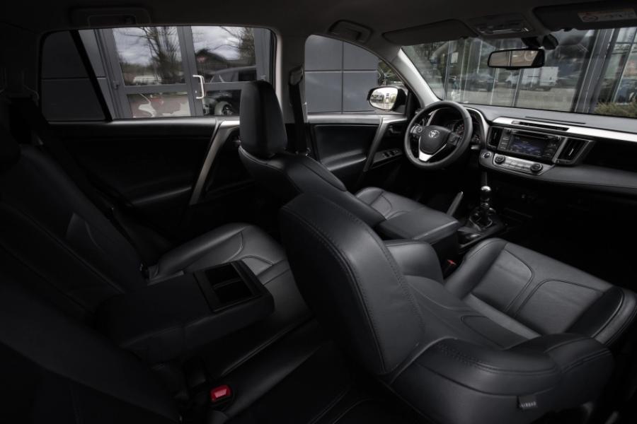 Zils Toyota RAV4 2015 Rīga, ar dzinēja tilpumu 2.00 L un nobraukumu 208 tūkst. km par 13500 €, foto 18 vietnē AUTOMOTO.COM.LV