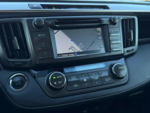 Zils Toyota RAV4 2015 Rīga, ar dzinēja tilpumu 2.00 L un nobraukumu 208 tūkst. km par 13500 €, foto 26 vietnē AUTOMOTO.COM.LV