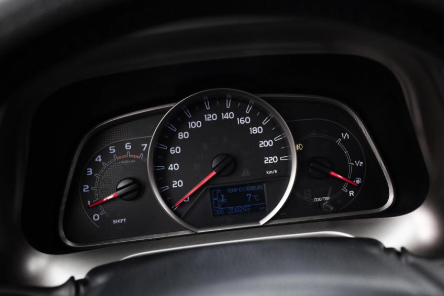Zils Toyota RAV4 2015 Rīga, ar dzinēja tilpumu 2.00 L un nobraukumu 208 tūkst. km par 13500 €, foto 31 vietnē AUTOMOTO.COM.LV