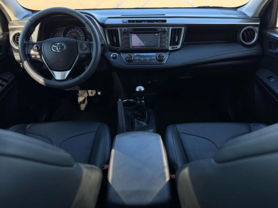 Zils Toyota RAV4 2015 Rīga, ar dzinēja tilpumu 2.00 L un nobraukumu 208 tūkst. km par 13500 €, foto 32 vietnē AUTOMOTO.COM.LV