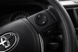Zils Toyota RAV4 2015 Rīga, ar dzinēja tilpumu 2.00 L un nobraukumu 208 tūkst. km par 13500 €, foto 33 vietnē AUTOMOTO.COM.LV
