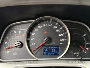 Синий Тойота РАВ 4 2015 в Тарту, объемом двигателя 2.20 л и пробегом 278 тыс. км за 11999 €, фото 8 на AUTOMOTO.COM.LV