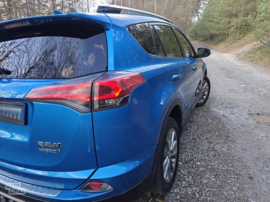 Zils Toyota RAV4 2016 Viļņa, ar dzinēja tilpumu 2.50 L un nobraukumu 227 tūkst. km par 16900 €, foto 19 vietnē AUTOMOTO.COM.LV