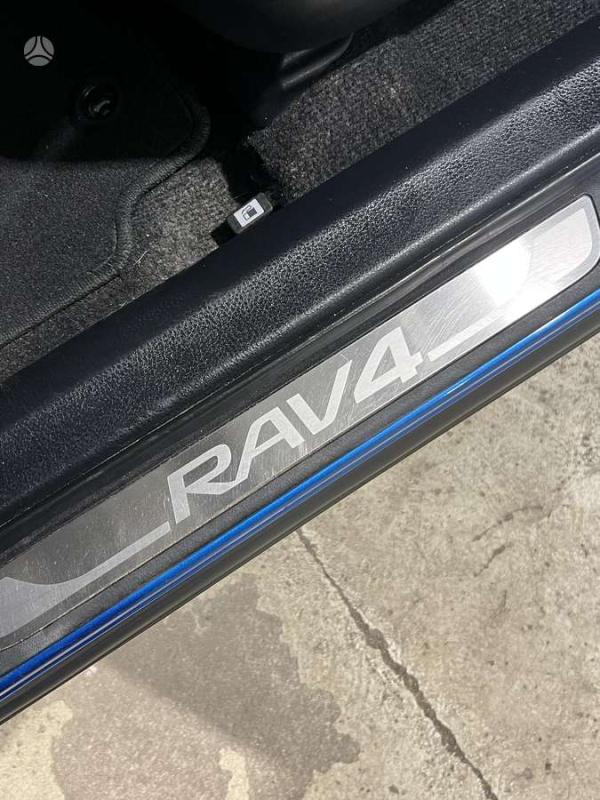 Blue Toyota RAV4 2016 in Klaipeda, with an engine capacity of 2.49 L and mileage of 119 thousand km for 17800 €, photo 7 on AUTOMOTO.COM.LV