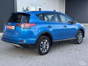 Blue Toyota RAV4 2016 in Vilnius, with an engine capacity of 2.50 L and mileage of 210 thousand km for 14950 €, photo 6 on AUTOMOTO.COM.LV