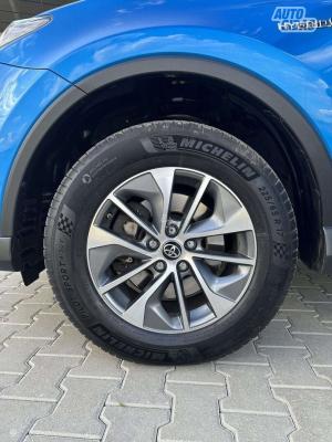 Blue Toyota RAV4 2016 in Vilnius, with an engine capacity of 2.50 L and mileage of 210 thousand km for 14950 €, photo 10 on AUTOMOTO.COM.LV