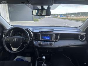 Blue Toyota RAV4 2016 in Vilnius, with an engine capacity of 2.50 L and mileage of 210 thousand km for 14950 €, photo 26 on AUTOMOTO.COM.LV
