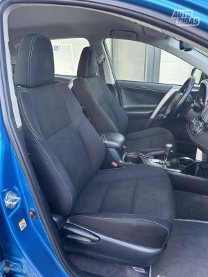 Blue Toyota RAV4 2016 in Vilnius, with an engine capacity of 2.50 L and mileage of 210 thousand km for 14950 €, photo 27 on AUTOMOTO.COM.LV