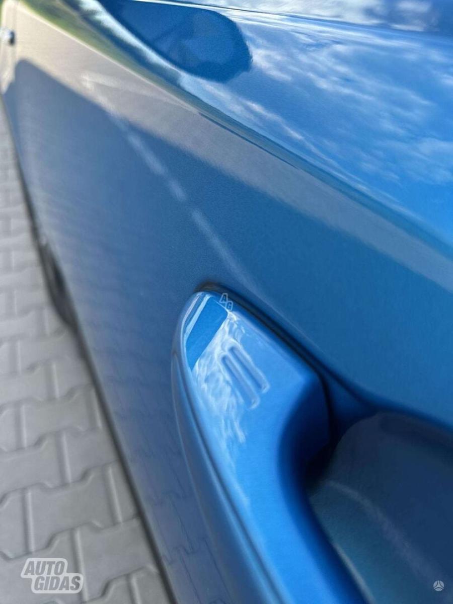 Blue Toyota RAV4 2016 in Vilnius, with an engine capacity of 2.50 L and mileage of 210 thousand km for 14950 €, photo 28 on AUTOMOTO.COM.LV