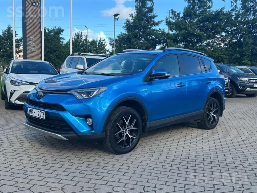 Zils Toyota RAV4 2016 Liepāja, ar dzinēja tilpumu 2.50 L un nobraukumu 137 tūkst. km par 18800 €, foto 1 vietnē AUTOMOTO.COM.LV