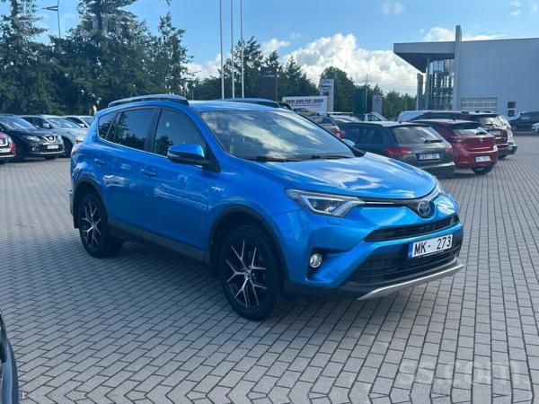 Blue Toyota RAV4 2016 in Liepaja, with an engine capacity of 2.50 L and mileage of 137 thousand km for 18800 €, photo 4 on AUTOMOTO.COM.LV