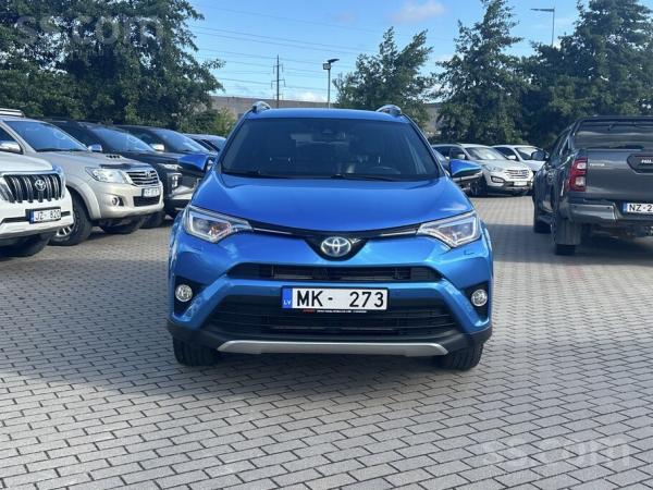Blue Toyota RAV4 2016 in Liepaja, with an engine capacity of 2.50 L and mileage of 137 thousand km for 18800 €, photo 7 on AUTOMOTO.COM.LV