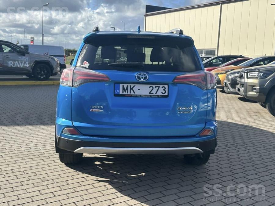 Zils Toyota RAV4 2016 Liepāja, ar dzinēja tilpumu 2.50 L un nobraukumu 137 tūkst. km par 18800 €, foto 9 vietnē AUTOMOTO.COM.LV
