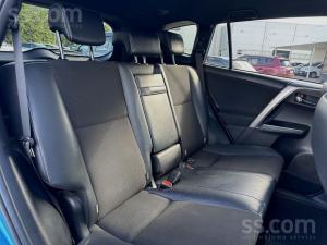 Zils Toyota RAV4 2016 Liepāja, ar dzinēja tilpumu 2.50 L un nobraukumu 137 tūkst. km par 18800 €, foto 17 vietnē AUTOMOTO.COM.LV