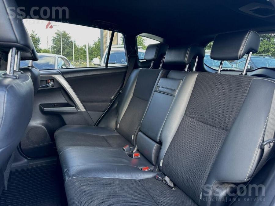 Zils Toyota RAV4 2016 Liepāja, ar dzinēja tilpumu 2.50 L un nobraukumu 137 tūkst. km par 18800 €, foto 19 vietnē AUTOMOTO.COM.LV