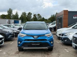 Blue Toyota RAV4 2016 in Panevezys, with an engine capacity of 2.50 L and mileage of 274 thousand km for 13800 €, photo 4 on AUTOMOTO.COM.LV