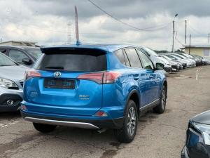 Blue Toyota RAV4 2016 in Panevezys, with an engine capacity of 2.50 L and mileage of 274 thousand km for 13800 €, photo 6 on AUTOMOTO.COM.LV