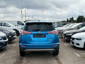 Blue Toyota RAV4 2016 in Panevezys, with an engine capacity of 2.50 L and mileage of 274 thousand km for 13800 €, photo 7 on AUTOMOTO.COM.LV