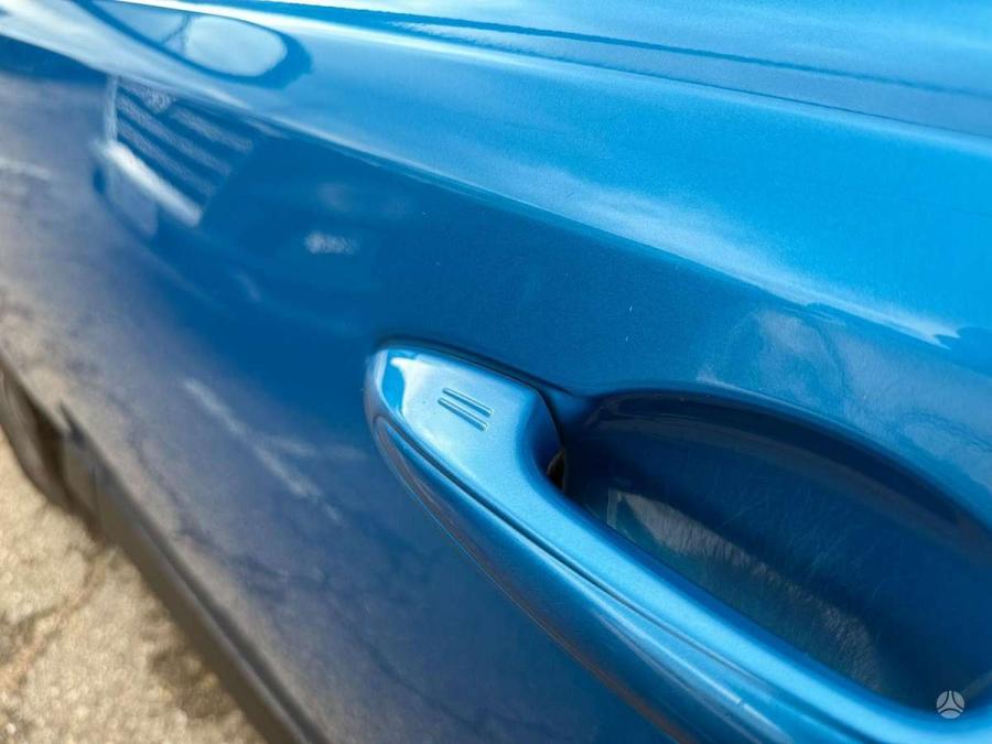 Blue Toyota RAV4 2016 in Panevezys, with an engine capacity of 2.50 L and mileage of 274 thousand km for 13800 €, photo 19 on AUTOMOTO.COM.LV