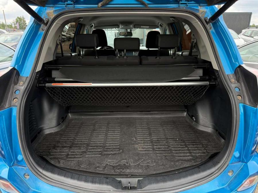 Blue Toyota RAV4 2016 in Panevezys, with an engine capacity of 2.50 L and mileage of 274 thousand km for 13800 €, photo 20 on AUTOMOTO.COM.LV