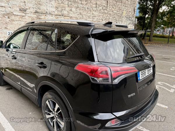 Toyota RAV4 2016 Tallina vietnē Zils Toyota RAV4 2016 Tallina, ar dzinēja tilpumu 2.00 L un nobraukumu 139 tūkst. km par 15900 €, foto 7 vietnē AUTOMOTO.COM.LV