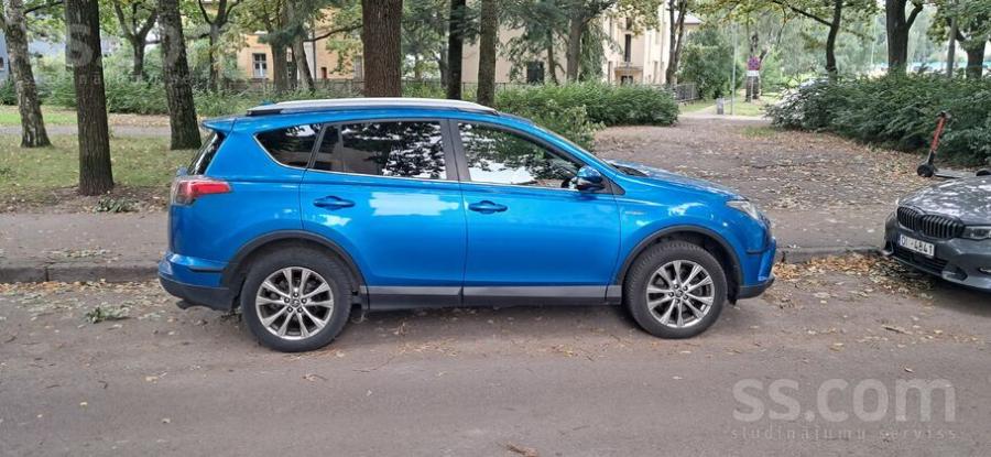 Zils Toyota RAV4 2016 Rīga, ar dzinēja tilpumu 2.50 L un nobraukumu 152 tūkst. km par 16200 €, foto 5 vietnē AUTOMOTO.COM.LV