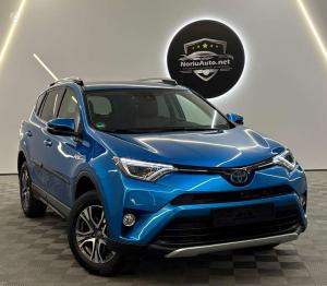Blue Toyota RAV4 2016 in Marijampole, with an engine capacity of 2.49 L and mileage of 144 thousand km for 17999 €, photo 1 on AUTOMOTO.COM.LV