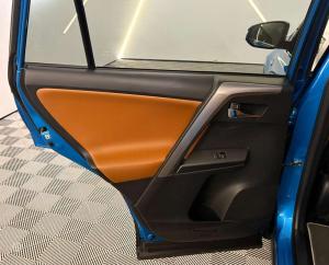 Blue Toyota RAV4 2016 in Marijampole, with an engine capacity of 2.49 L and mileage of 144 thousand km for 17999 €, photo 25 on AUTOMOTO.COM.LV
