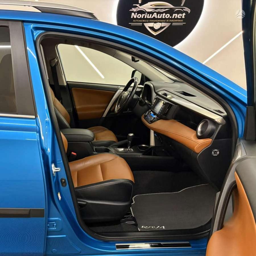 Blue Toyota RAV4 2016 in Marijampole, with an engine capacity of 2.49 L and mileage of 144 thousand km for 17999 €, photo 34 on AUTOMOTO.COM.LV