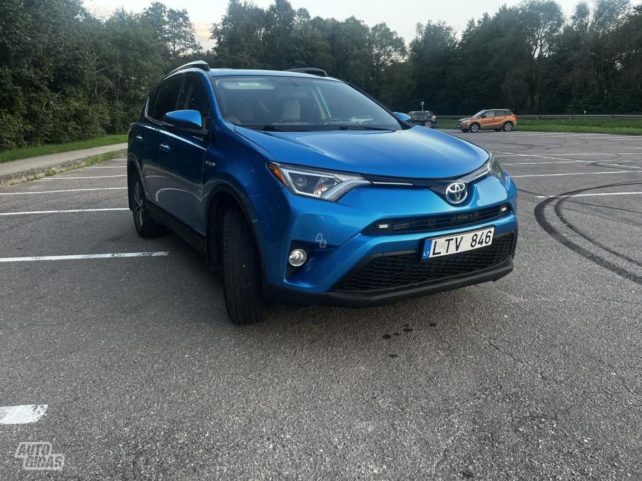 Blue Toyota RAV4 2016 in Vilnius, with an engine capacity of 2.50 L and mileage of 146 thousand km for 15900 €, photo 1 on AUTOMOTO.COM.LV