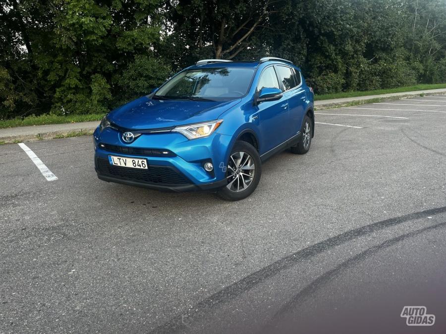 Blue Toyota RAV4 2016 in Vilnius, with an engine capacity of 2.50 L and mileage of 146 thousand km for 15900 €, photo 3 on AUTOMOTO.COM.LV